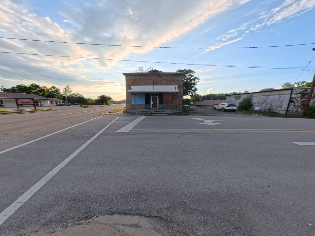 803 Main Ravenna KY 40472 (House For Sale) | MLS 26013094