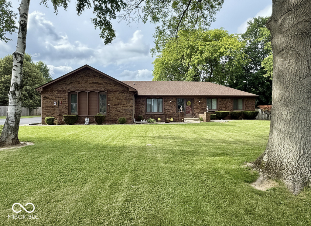 10806 Melissa Ann Drive Avon IN 46234 (House For Sale) | MLS 22107674