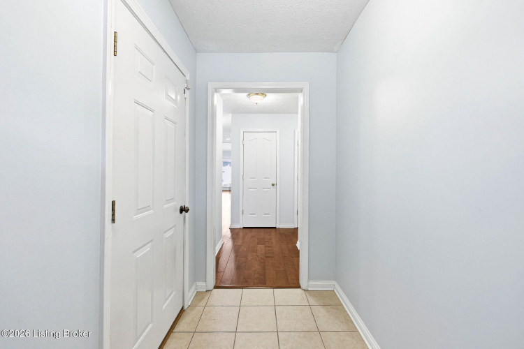 6625 Woods Mill Dr Louisville KY 40272 (House For Sale) | MLS 1720204