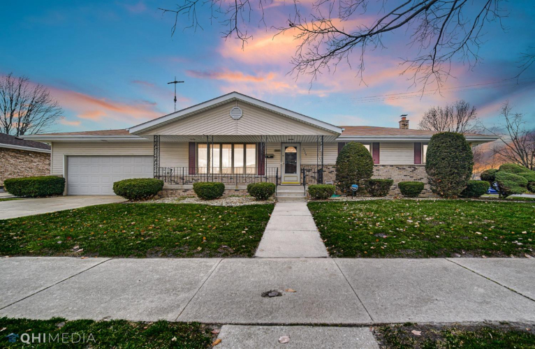 2049 Parkway Drive Highland IN 46322 | MLS 542597