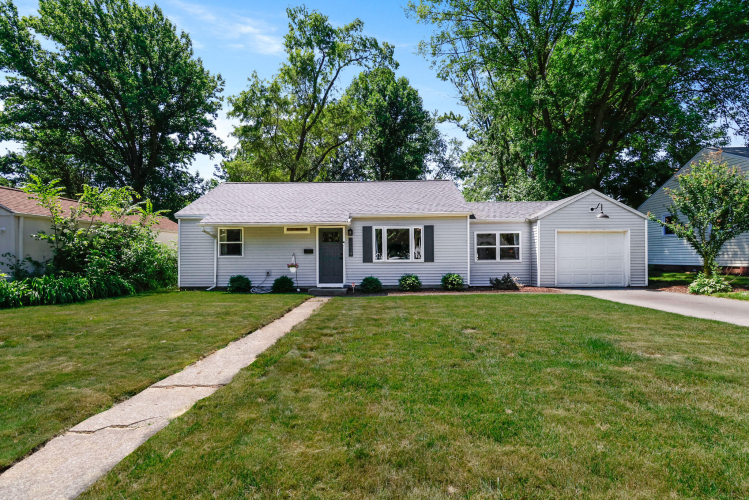 1004 Chicago Street Valparaiso IN 46383 (House For Sale) | MLS 805260