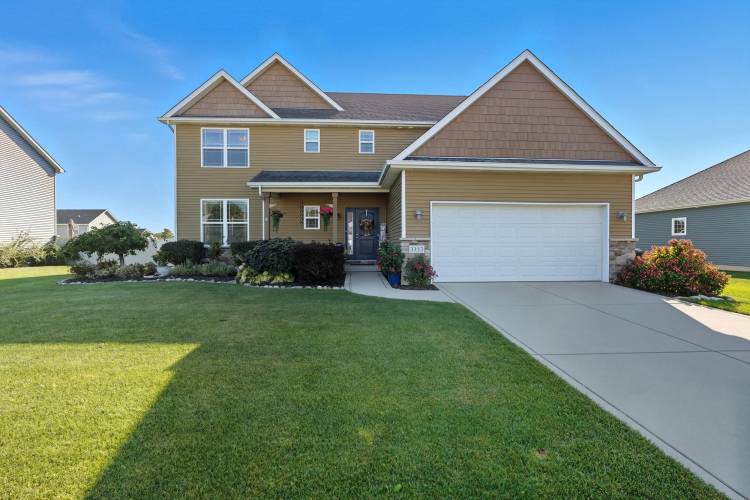 3353 Field Hawk Drive Valparaiso IN 46383 (House For Sale) | MLS 828211