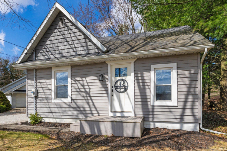 195 lane 230 Hamilton IN 46742-4674 (House For Sale) | MLS 202510206