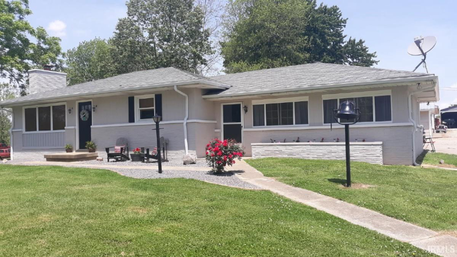 5494 E 1300 S Elberfeld IN 47613-8400 (House For Sale) | MLS 202517697