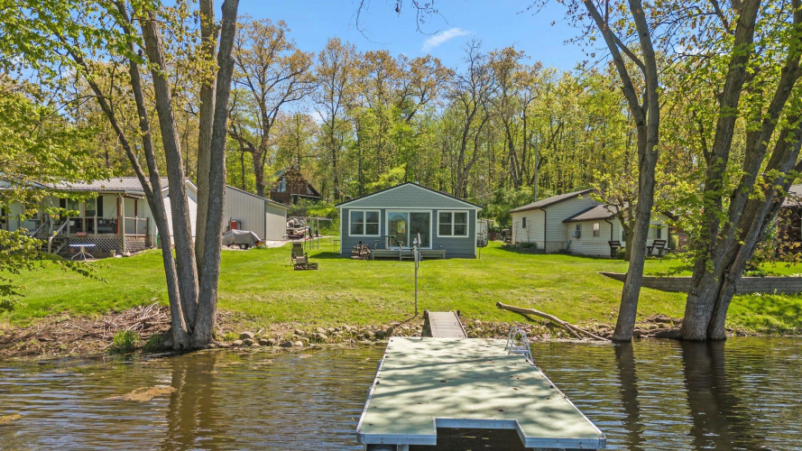 3035 S Wolf Drive Pleasant Lake IN 46779 (House For Sale) | MLS 202518268