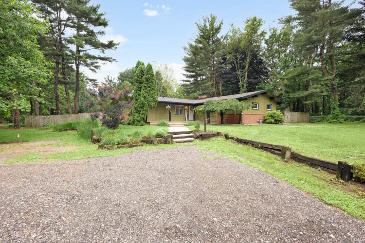 11146 Dragoon Trail Mishawaka IN 46544-9730 (House For Sale) | MLS ...