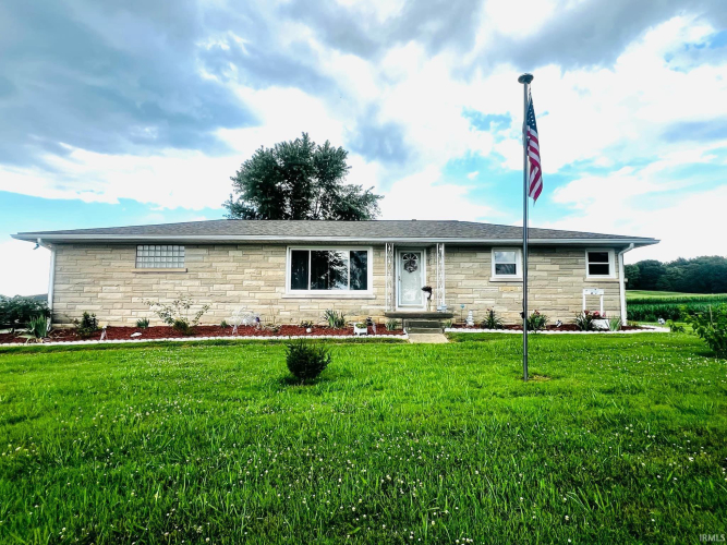 4000 Springfield Road Wadesville IN 47638 (House For Sale) | MLS 202527455