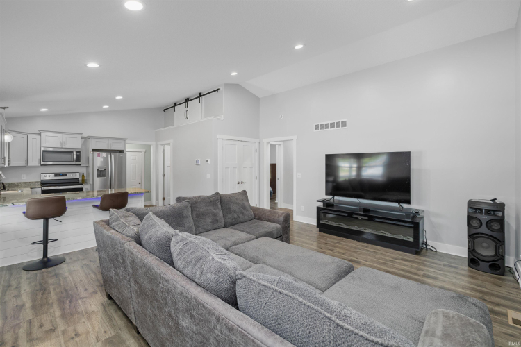 801 Thorn Street North Manchester IN 46962 (House For Sale) | MLS 202623180