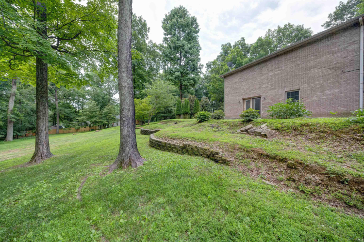 498 S Ornament Circle Santa Claus IN 47579 (House For Sale) | MLS 202623935