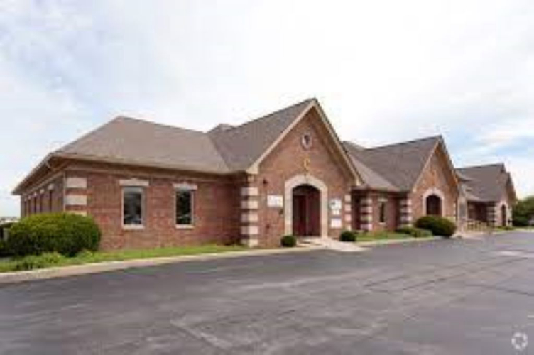 1700 W Smith Valley Road Greenwood IN 46142 (House For Sale) | MLS 21915479