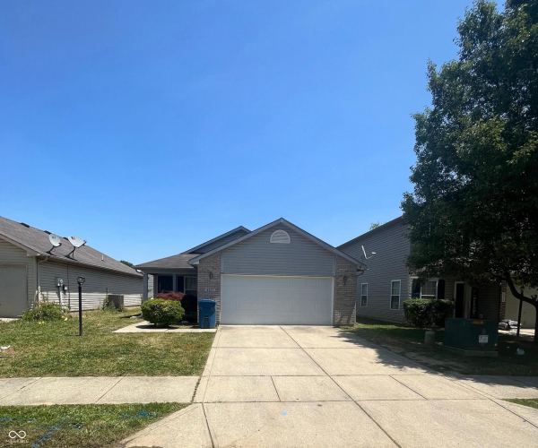 4317 Village Bend Lane Indianapolis IN 46254 (House For Sale) | MLS ...