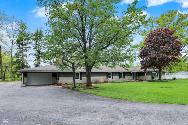 7425 E Thompson Road Indianapolis IN 46239 (House For Sale) | MLS 22036304