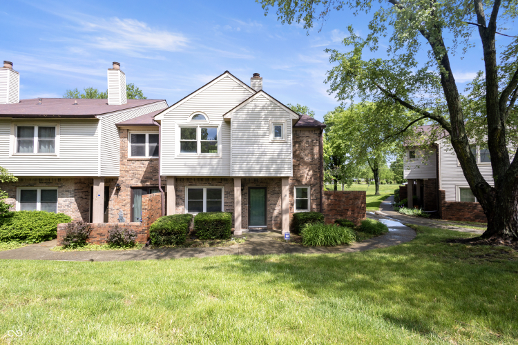 9572 Maple Way Indianapolis IN 46268 (House For Sale) | MLS 22039190