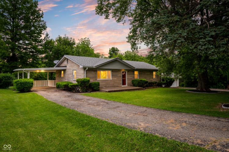 7482 W Us Highway 40 Indianapolis IN 46229 (House For Sale) | MLS 22040481