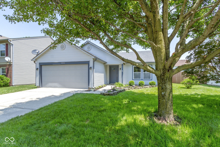 14255 Holly Berry Circle Fishers IN 46038 (House For Sale) | MLS 22044076
