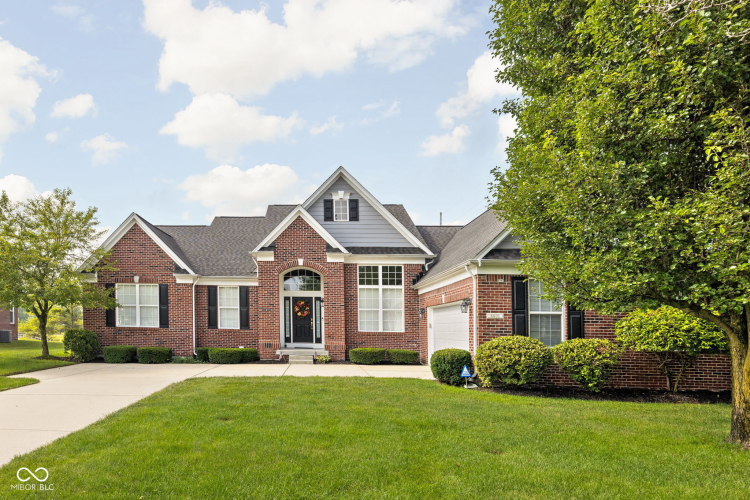 6801 Woodhaven Place Zionsville IN 46077 (House For Sale) | MLS 22049853