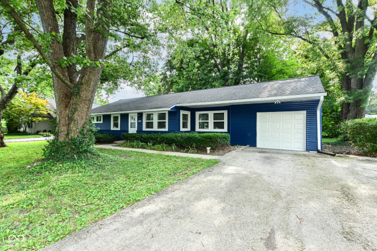 9520 Broadway Street Indianapolis IN 46240 (House For Sale) | MLS 22051624