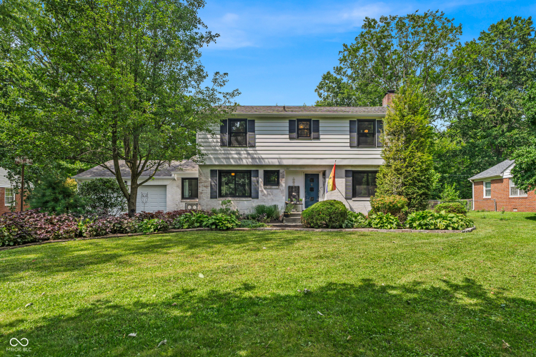 926 Oakwood Trail Indianapolis IN 46260 (House For Sale) | MLS 22052253