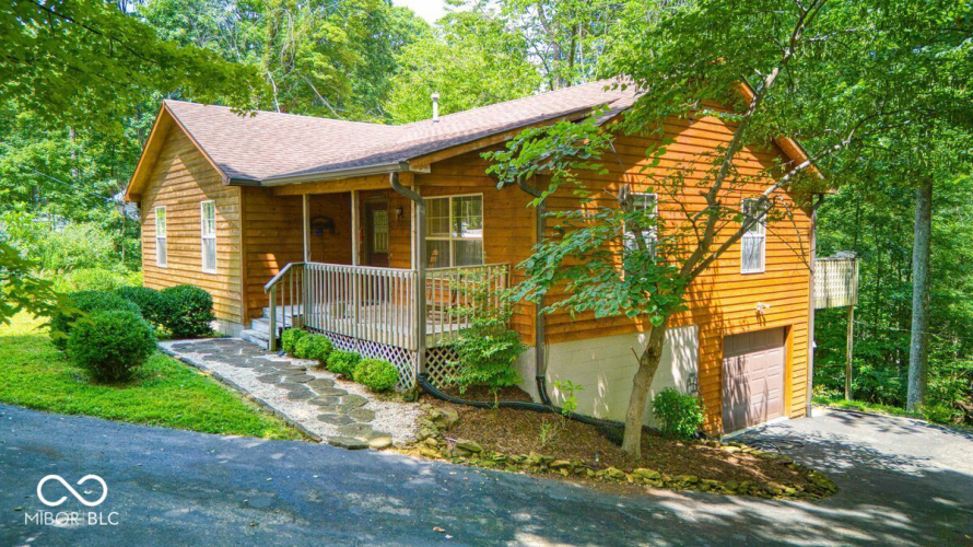 8157 Center Lake Road Nineveh IN 46164 (House For Sale) | MLS 22055395