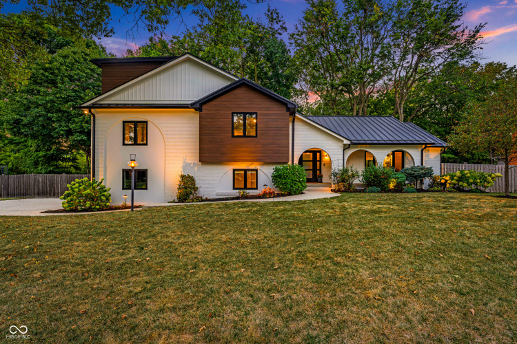 12208 Castle Row Overlook Carmel IN 46033 (House For Sale) | MLS 22066265