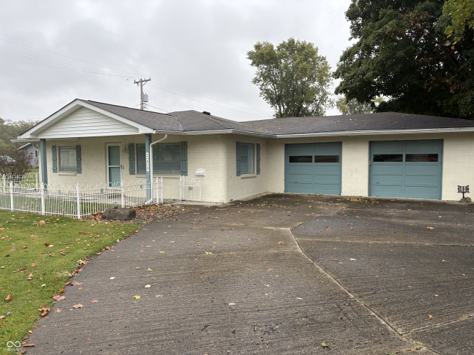 300 Falls Park Drive Pendleton IN 46064 (House For Sale) | MLS 22069949