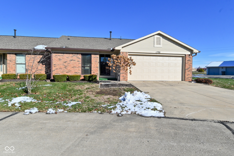 1798 Wellesley Lane Indianapolis IN 46219 (House For Sale) | MLS 22076151