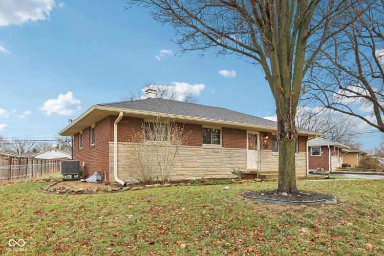 2214 Mann Drive Beech Grove IN 46107 (House For Sale) | MLS 22076484
