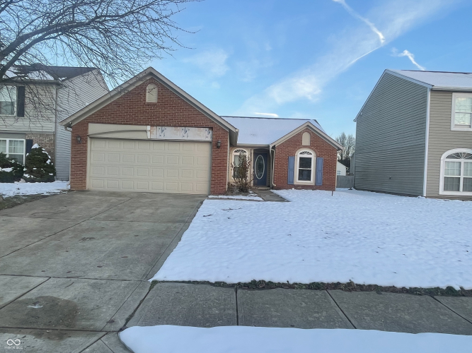 2745 Lullwater Lane Indianapolis IN 46229 (House For Sale) | MLS 22076756