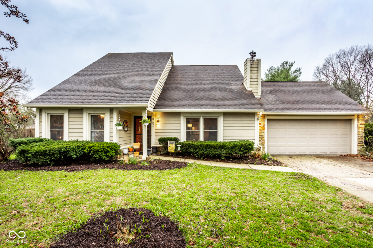 462 San Carlos Drive Greenwood IN 46142 (House For Sale) | MLS 22092418