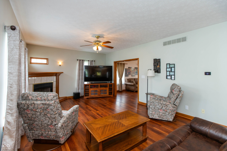 2178 Russet Court Plainfield IN 46168 (House For Sale) | MLS 22106708