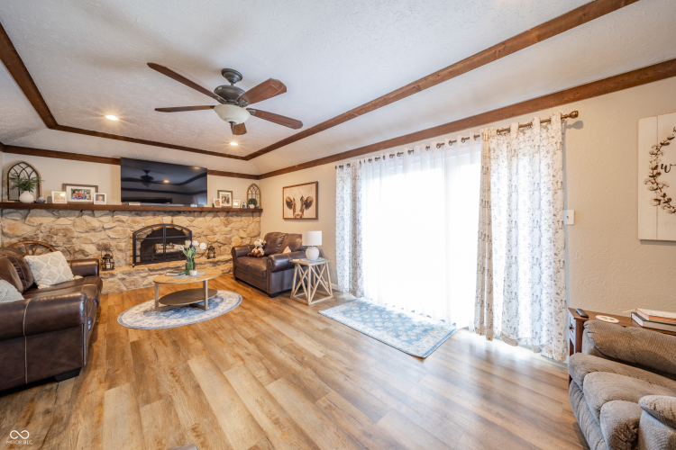 10806 Melissa Ann Drive Avon IN 46234 (House For Sale) | MLS 22107674